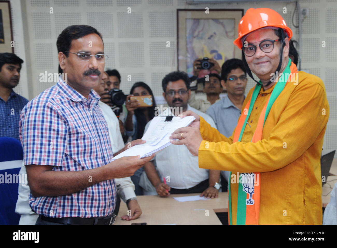 Kumar bose hi-res stock photography and images - Alamy