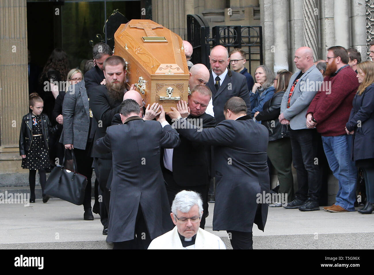 In the creggan estate in derry hi-res stock photography and images - Alamy
