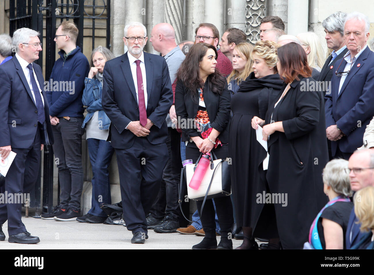 Riots in bogside hi-res stock photography and images - Alamy