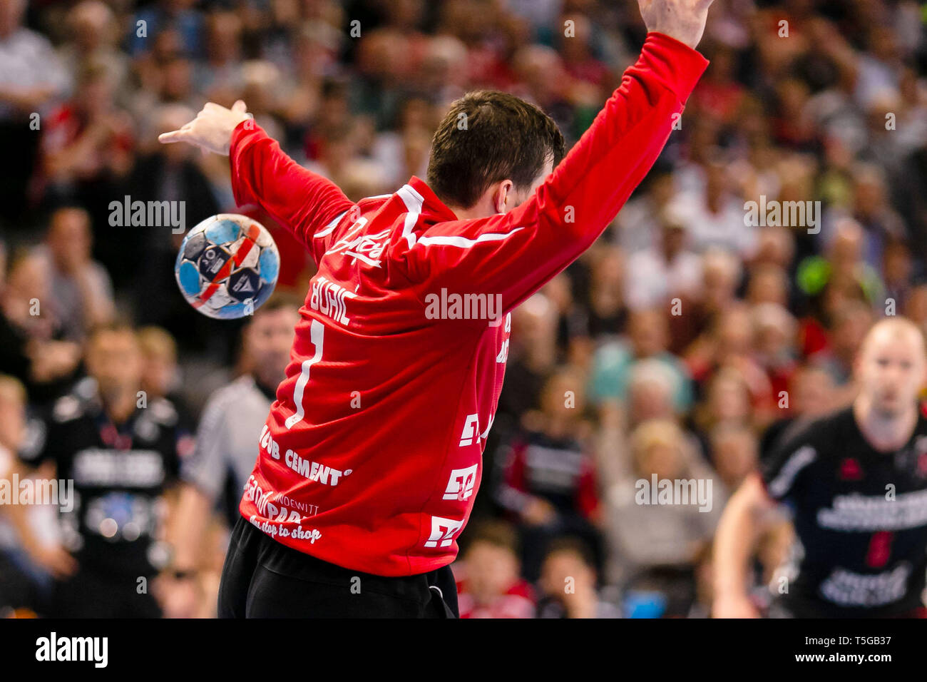 Flensburg, Germany. 24th Apr, 2019. Handball: Champions League, SG ...