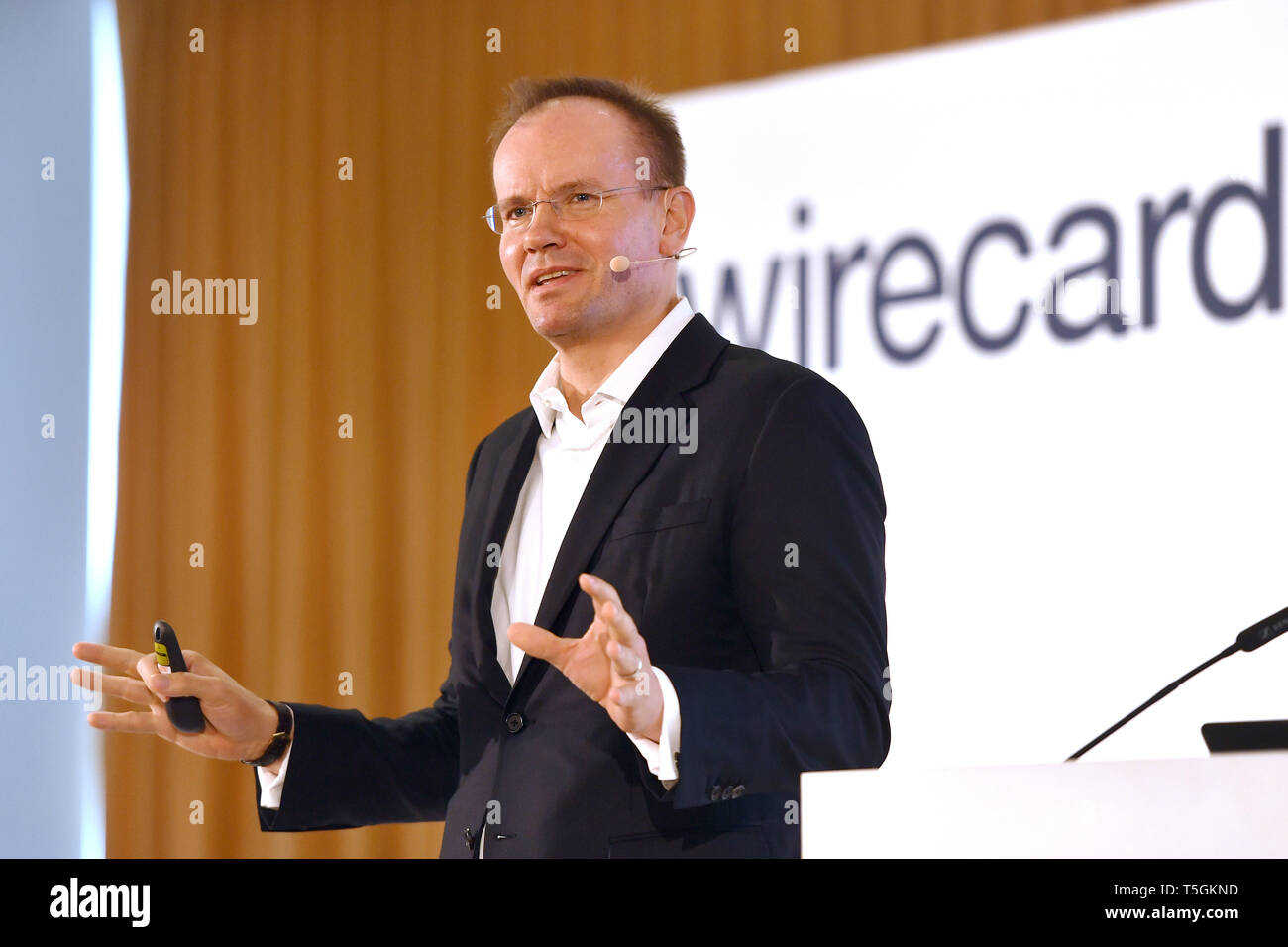 Dr. Markus BRAUN (CEO, Chairman of the Management Board), gesture ...