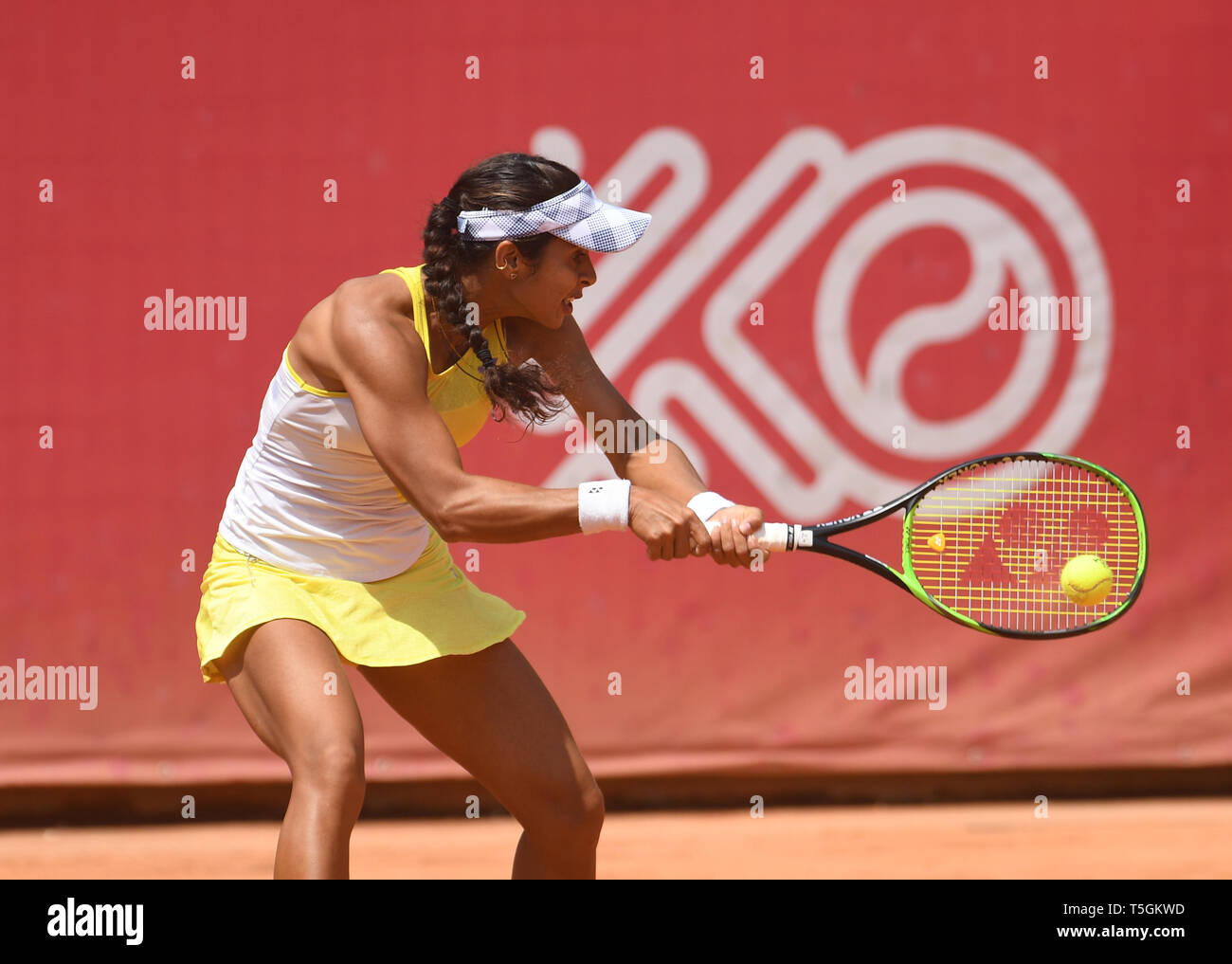 Anning. 25th Apr, 2019. Ankita Raina of India returns the ball during a ...