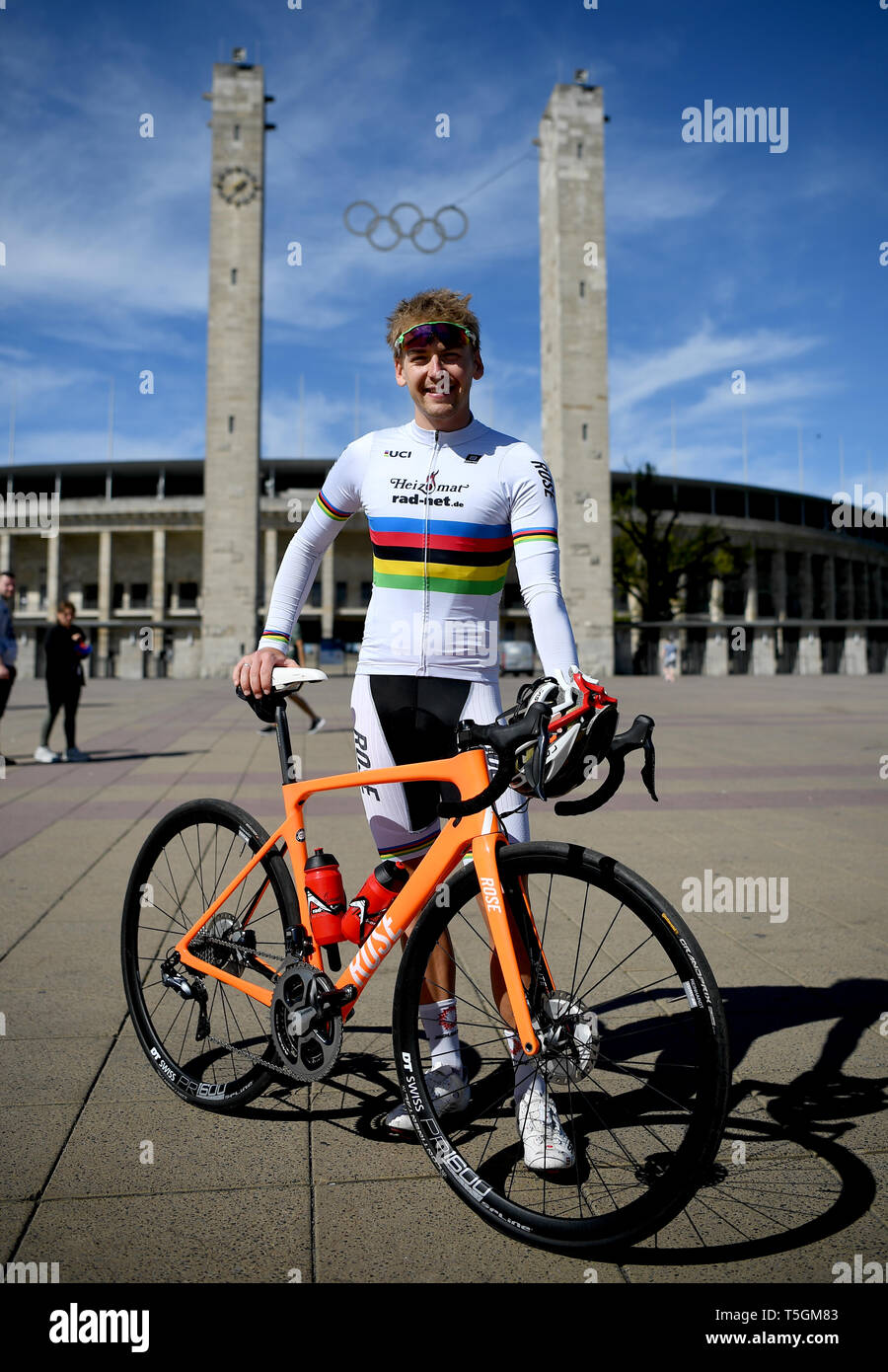 Berlin, Germany. 25th Apr, 2019. Theo Reinhardt, track cyclist, stands ...