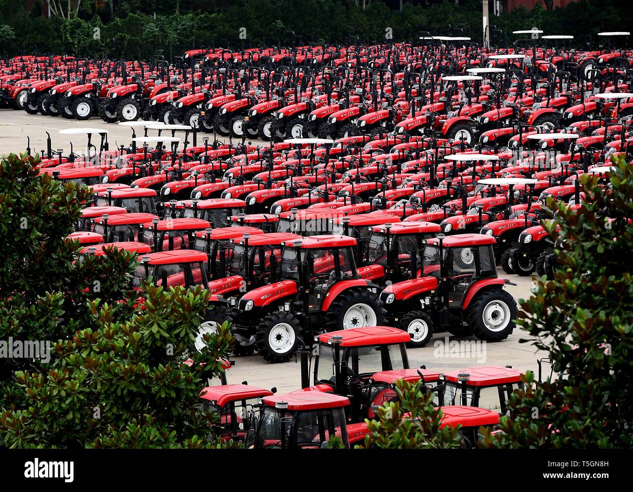 Yto group hi-res stock photography and images - Alamy