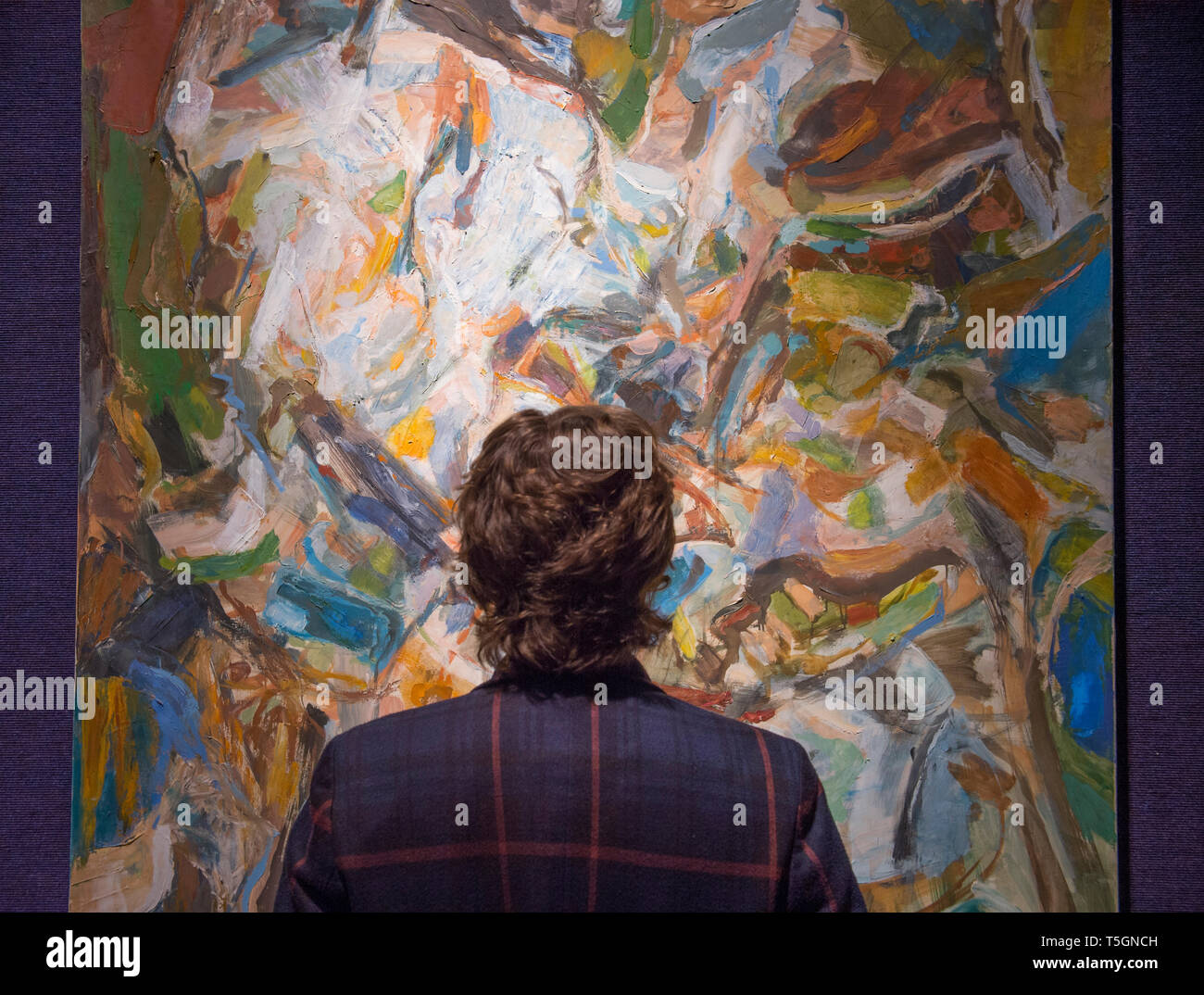 Abboud hi-res stock photography and images - Alamy