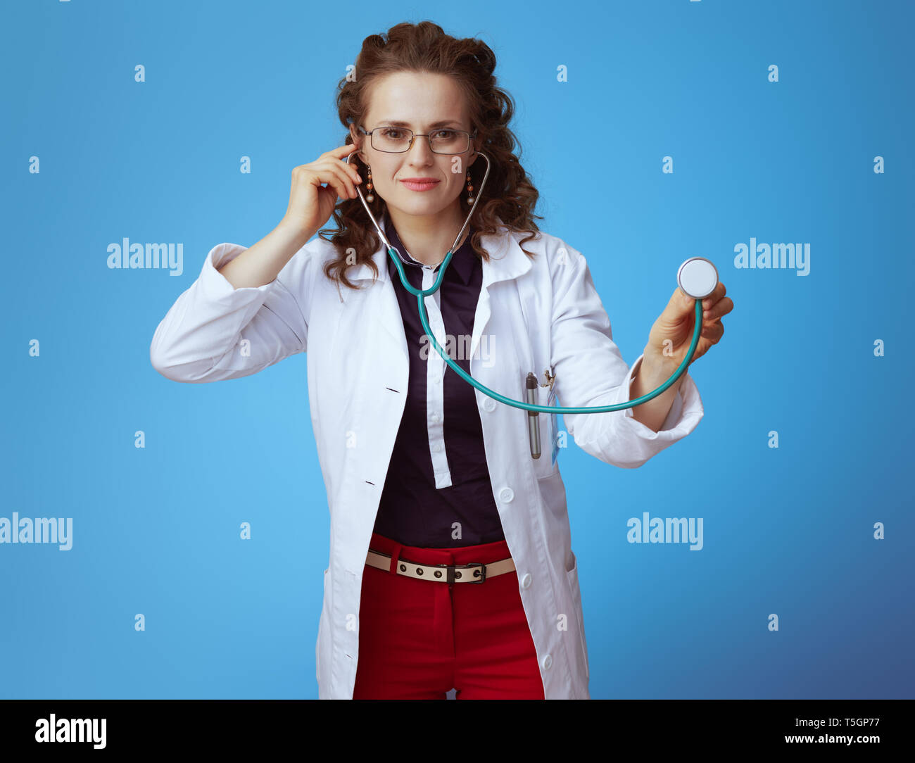 Medical examination pediatrist girl hi-res stock photography and images ...