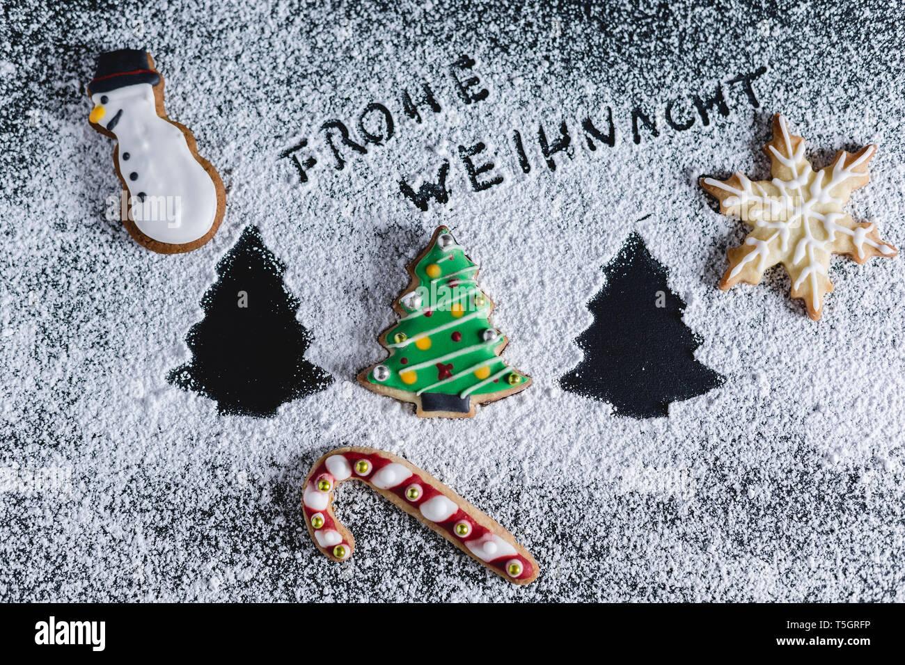 Black icing hi-res stock photography and images - Alamy