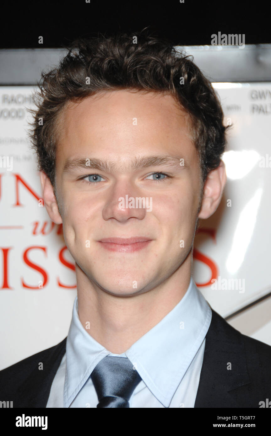 LOS ANGELES, CA. October 10, 2006: JOSEPH CROSS at the world premiere ...