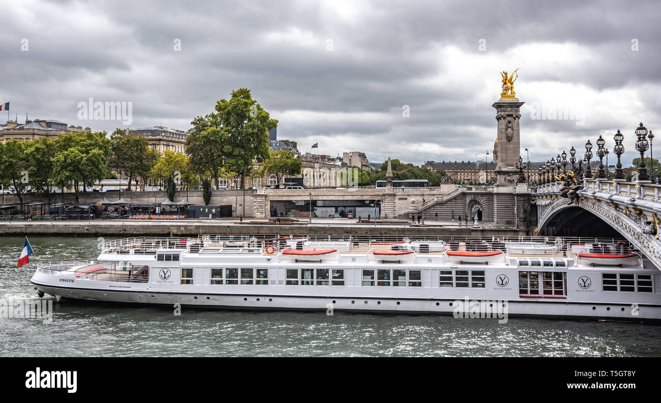 View of the Senna River in Paris, France Stock Photo - Alamy