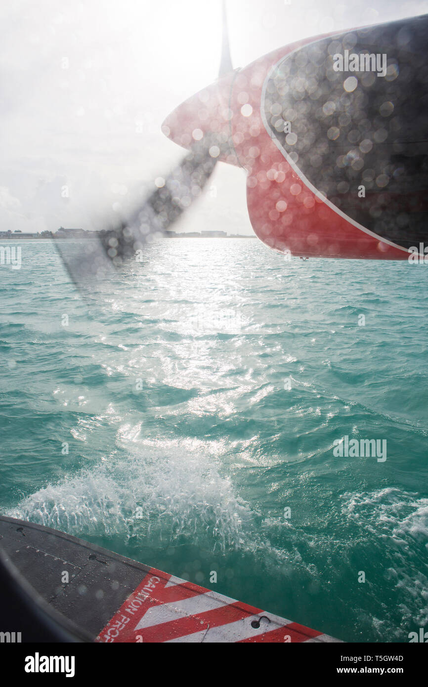 Seaplane landing hi-res stock photography and images - Alamy