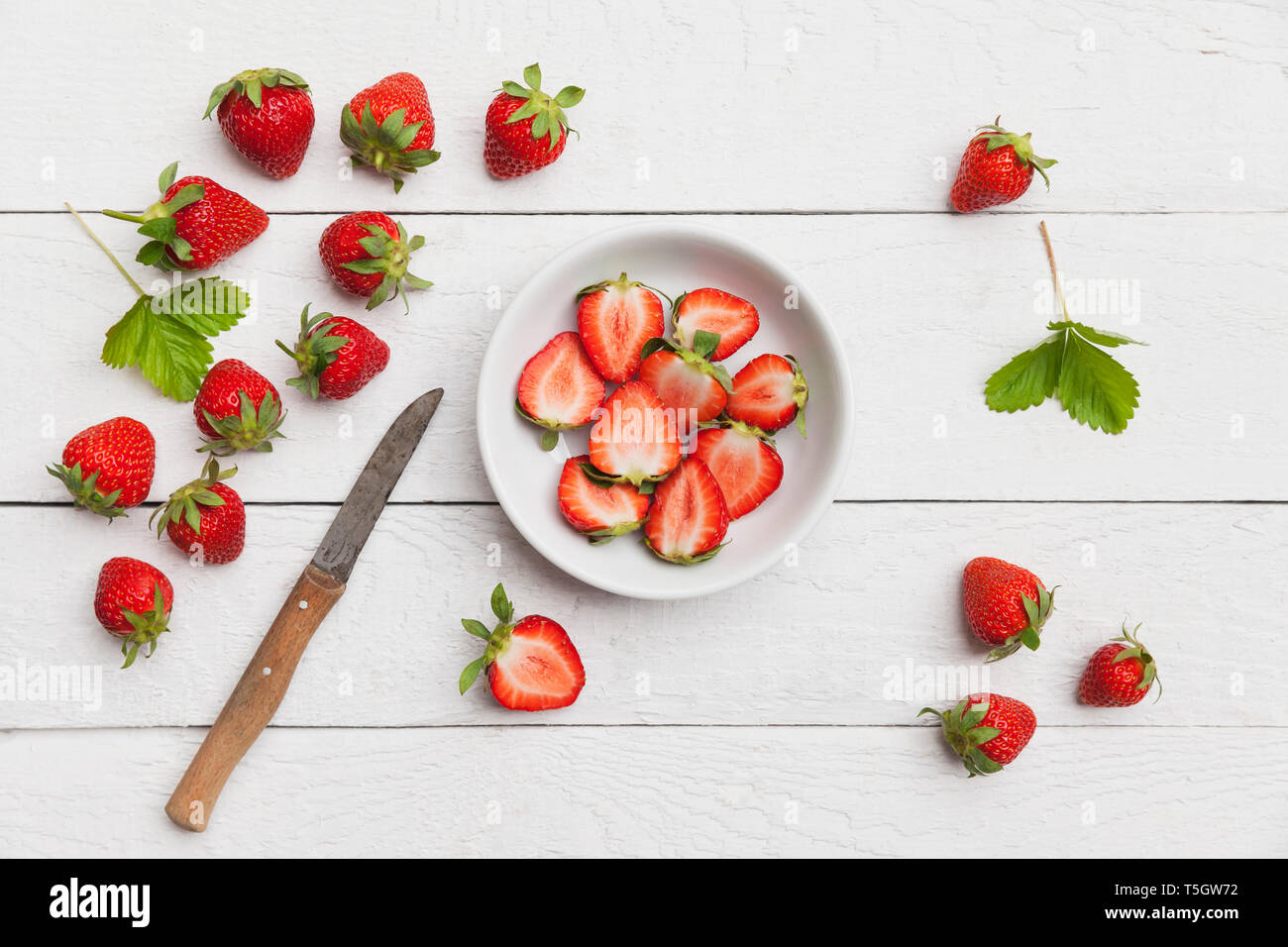 Chopped in bowl hi-res stock photography and images - Alamy