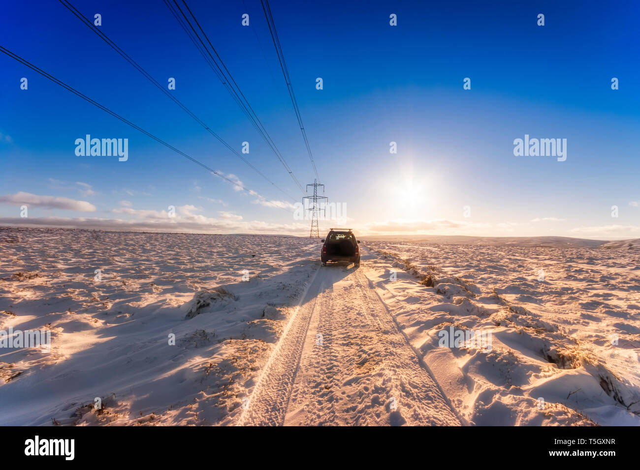 4x4 vehicle track through snow hi-res stock photography and images - Alamy