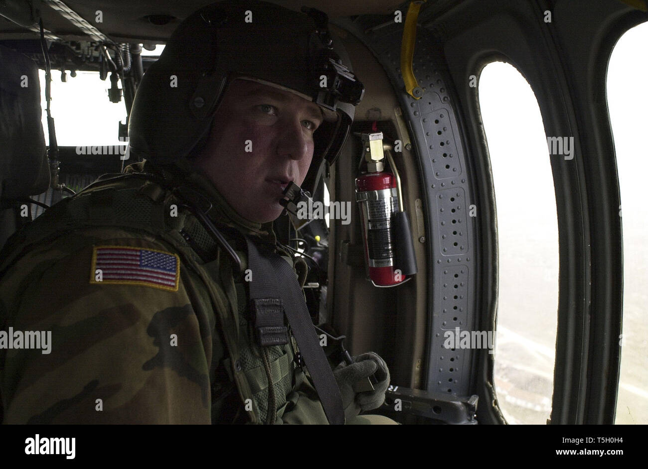 Black hawk crew chief hi-res stock photography and images - Alamy