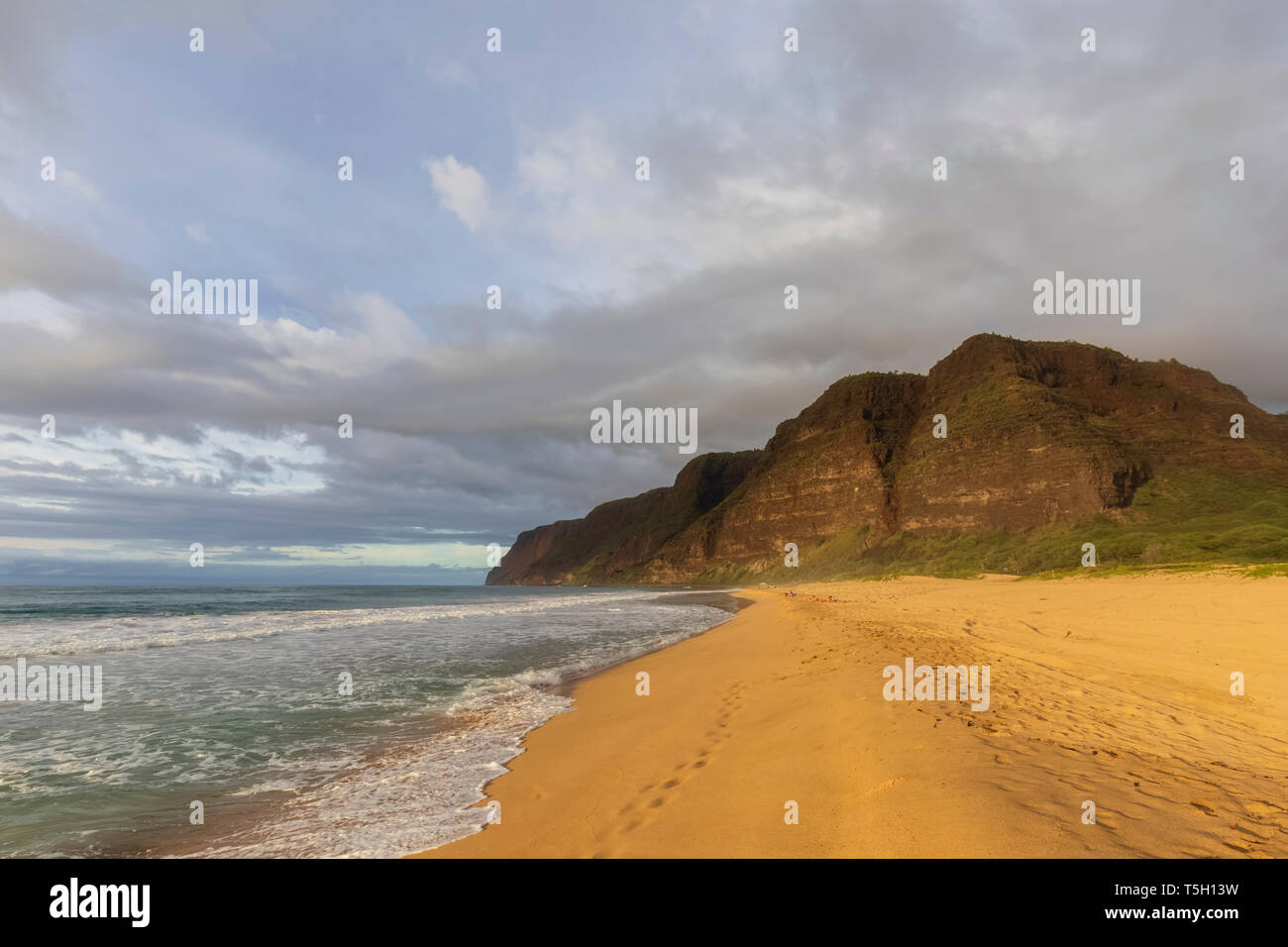 Polihale beach evening hi-res stock photography and images - Alamy