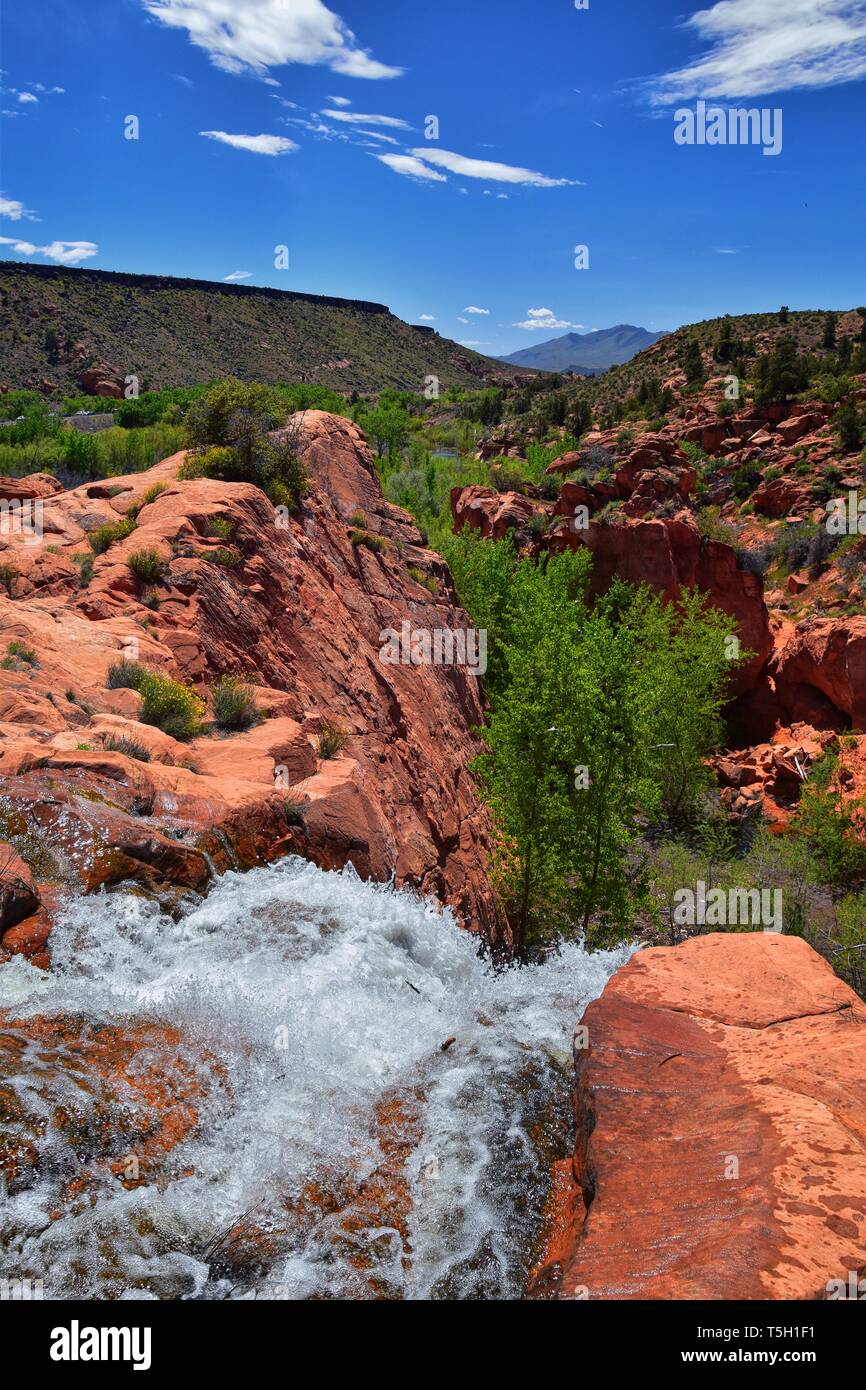 Views of Waterfalls at Gunlock State Park Reservoir Falls, In Gunlock ...