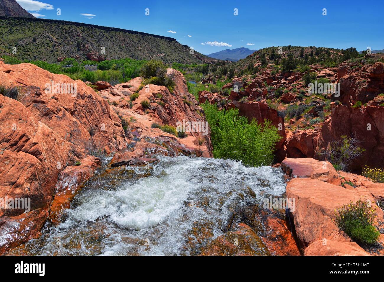 Views of Waterfalls at Gunlock State Park Reservoir Falls, In Gunlock ...