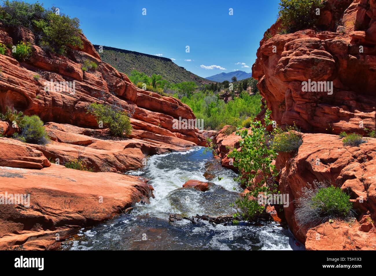 Views of Waterfalls at Gunlock State Park Reservoir Falls, In Gunlock ...