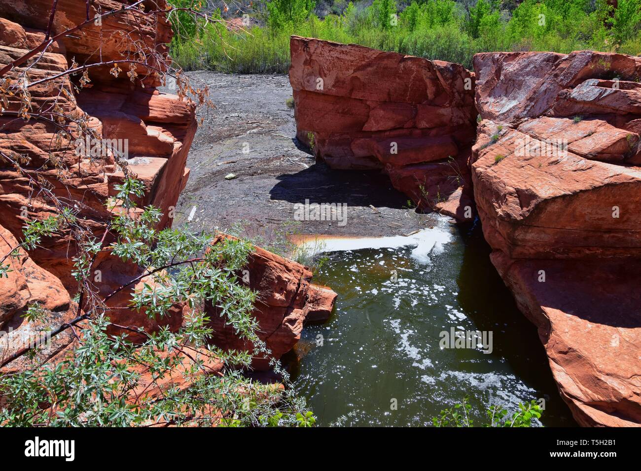 Views of Waterfalls at Gunlock State Park Reservoir Falls, In Gunlock ...