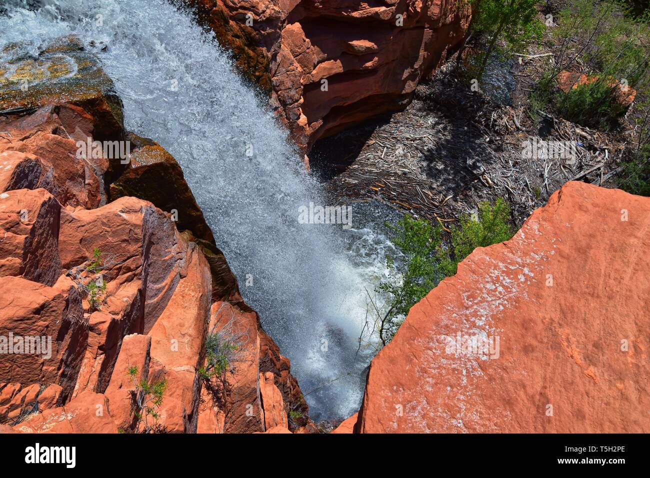Views of Waterfalls at Gunlock State Park Reservoir Falls, In Gunlock ...