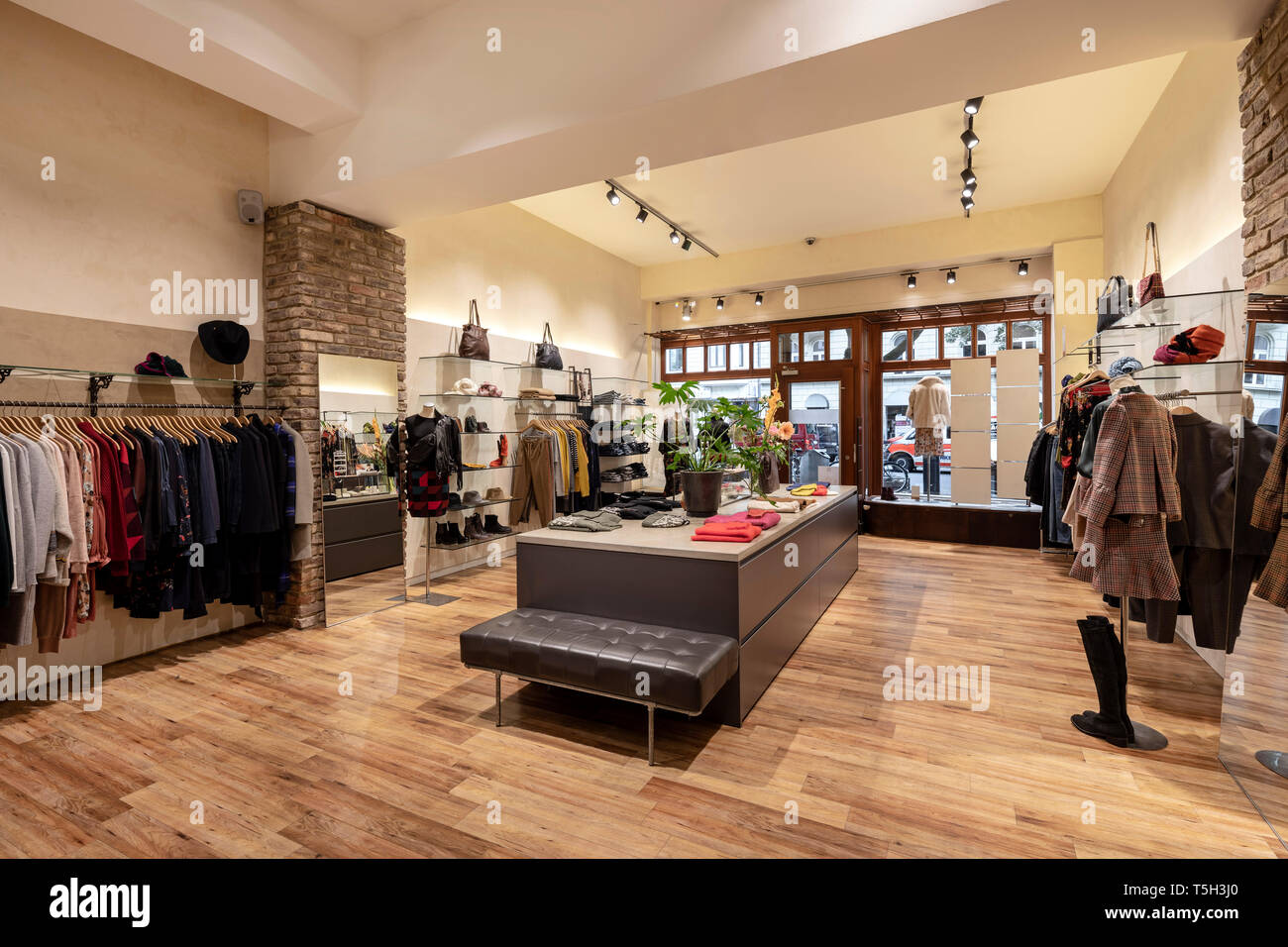 Concept store hi-res stock photography and images - Alamy
