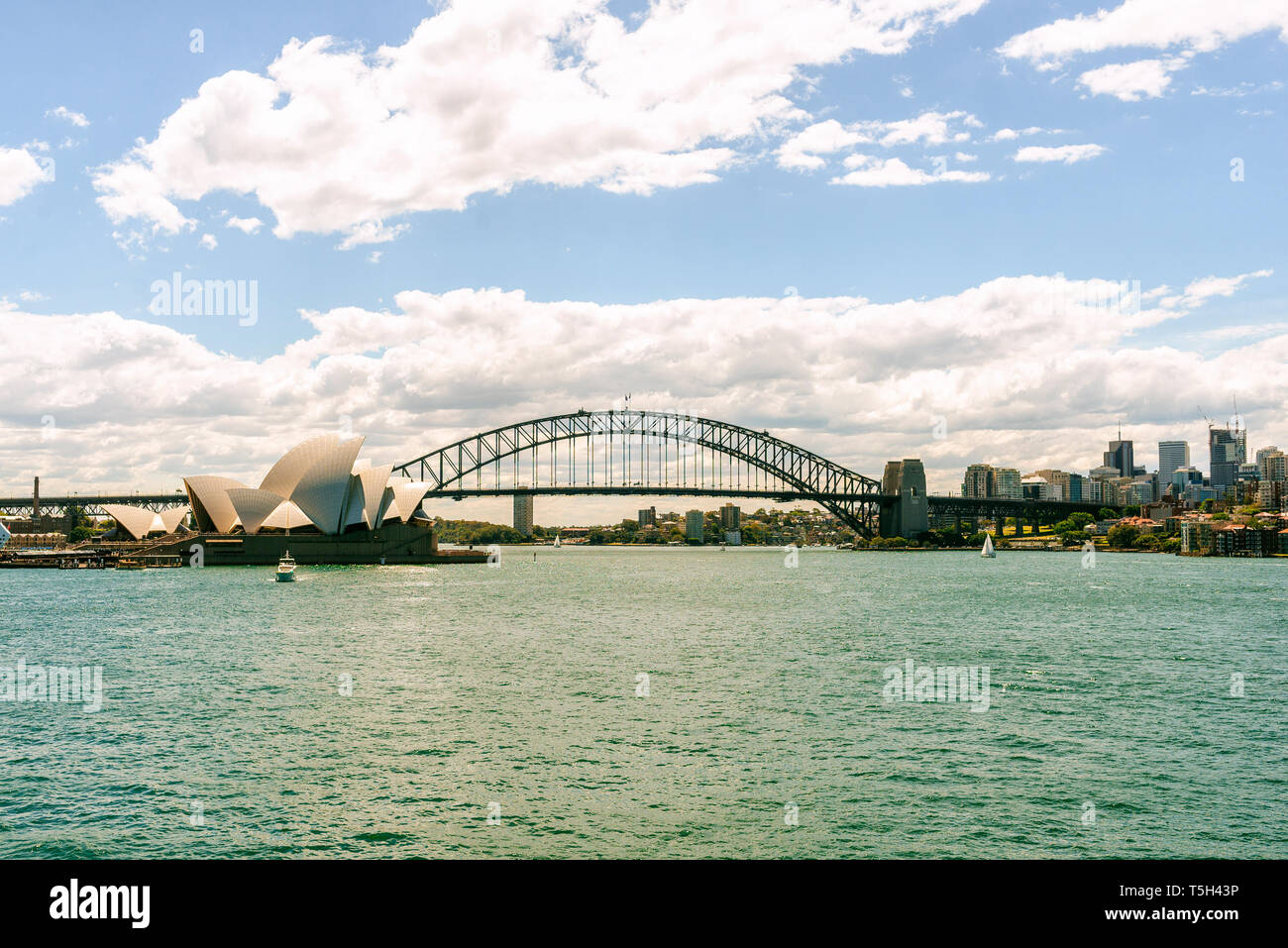 Sydney opera house skyline hi-res stock photography and images - Alamy