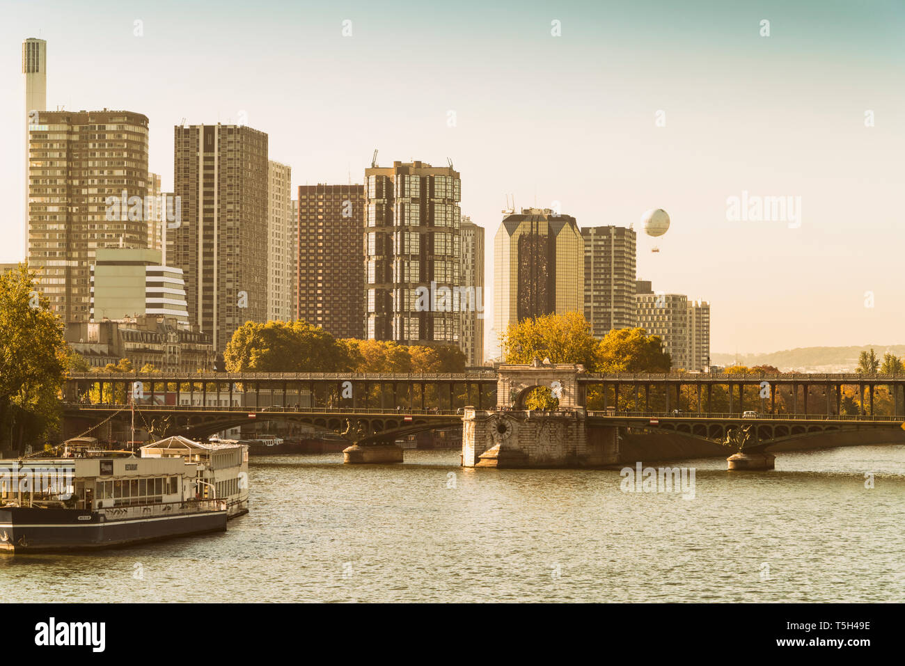 París grenelle hi-res stock photography and images - Alamy