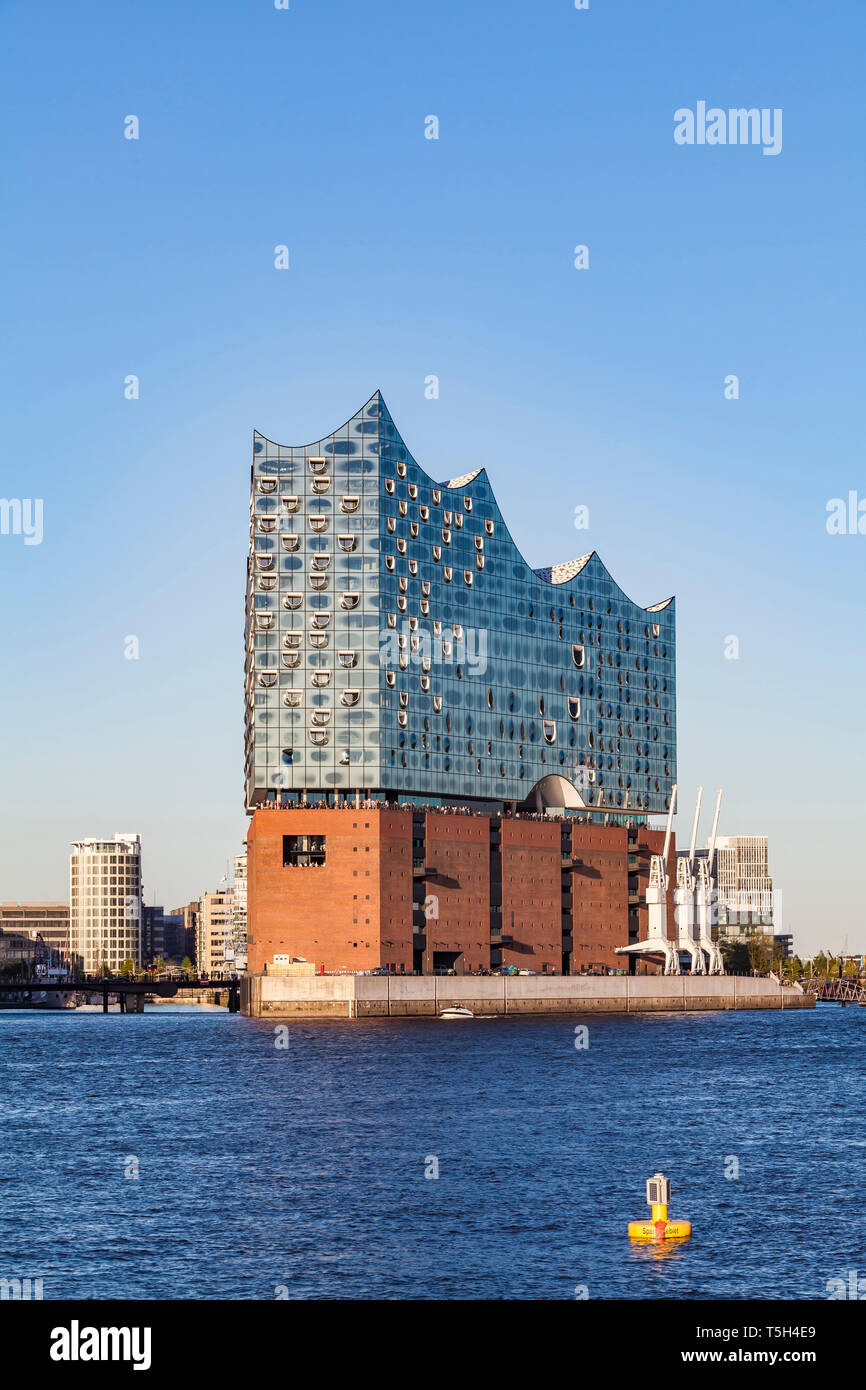 Elbe philharmonic hall seen water hi-res stock photography and images ...