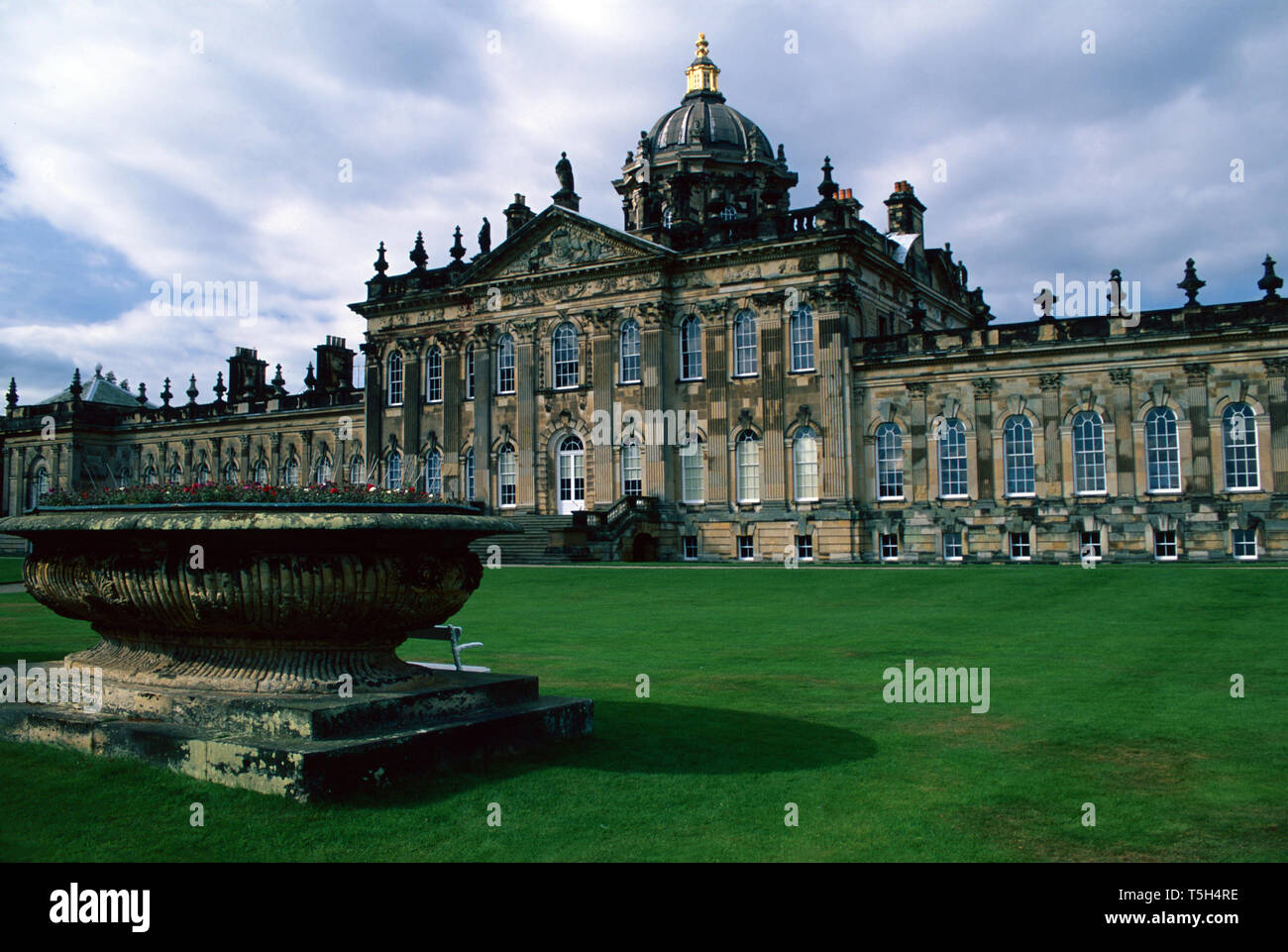 Castle howard south front hi-res stock photography and images - Alamy