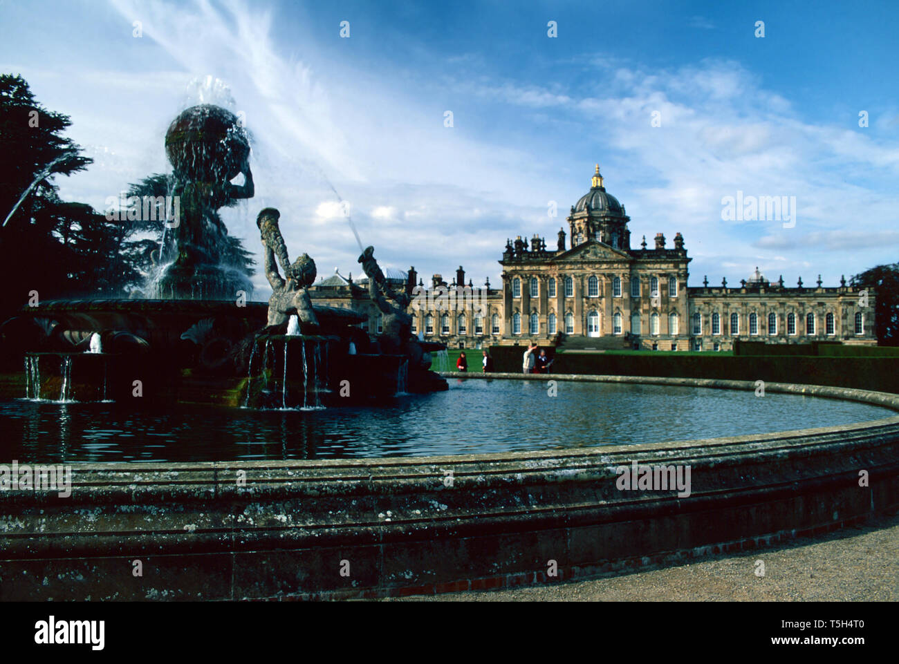 Atlas fountain castle howard hi-res stock photography and images - Alamy