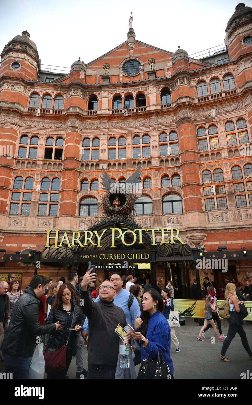 Palace Theatre, Cambridge Circus, London. England, UK Stock Photo - Alamy