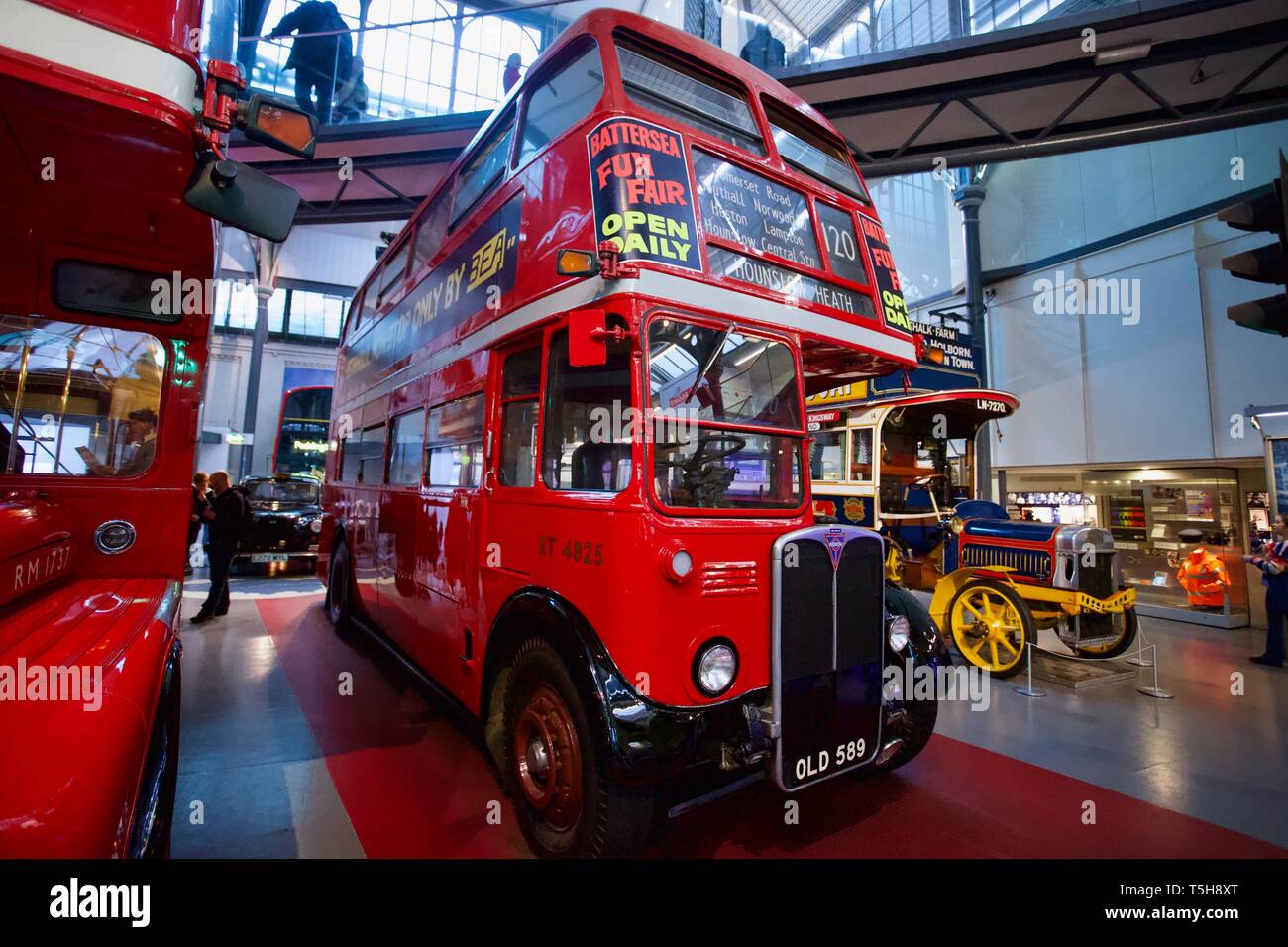 London rt bus hi-res stock photography and images - Alamy
