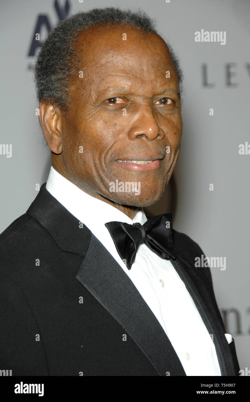 LOS ANGELES, CA. October 28, 2006: SIDNEY POITIER at the 17th Carousel ...