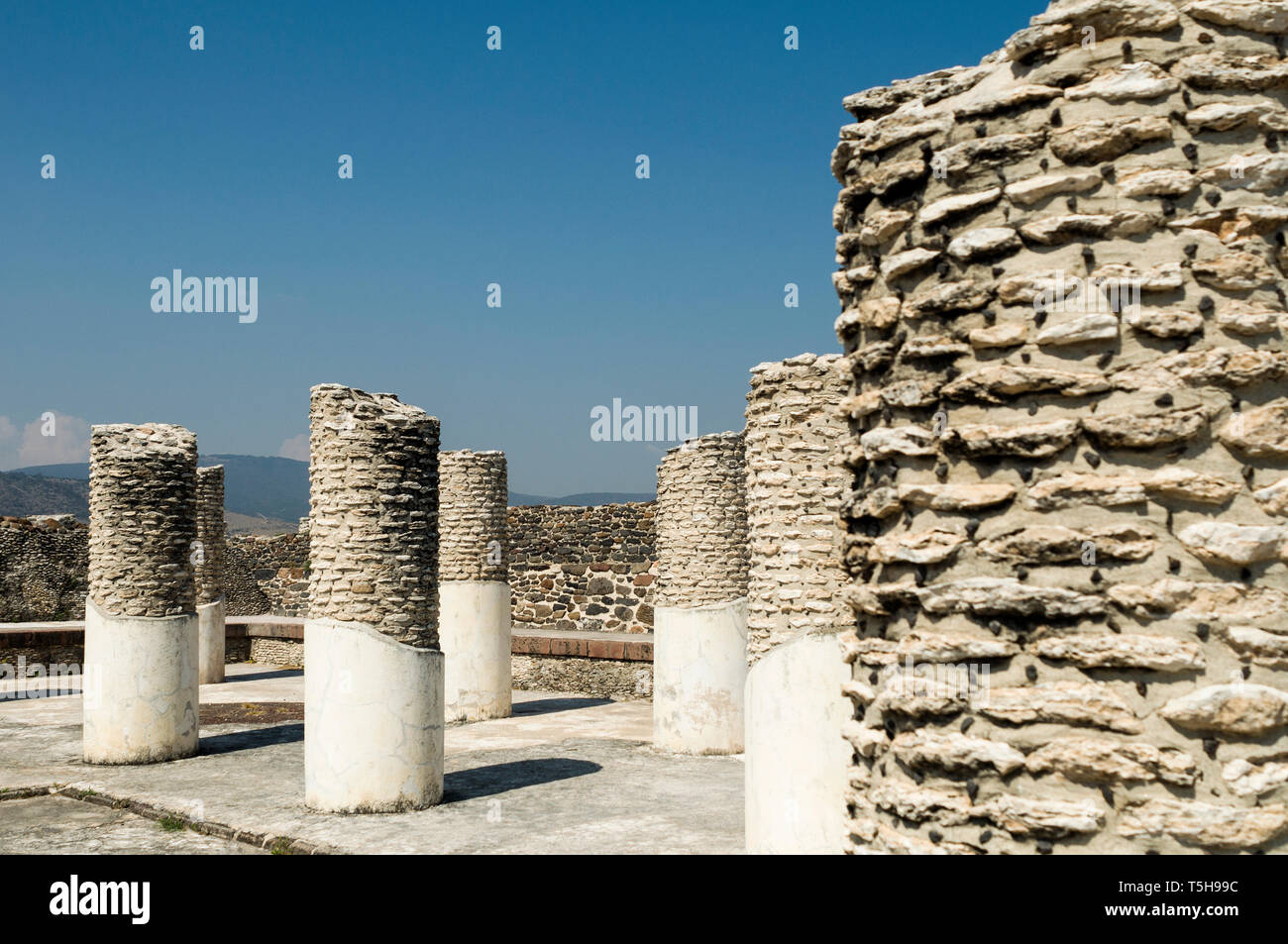 Tula statue mexico hi-res stock photography and images - Alamy