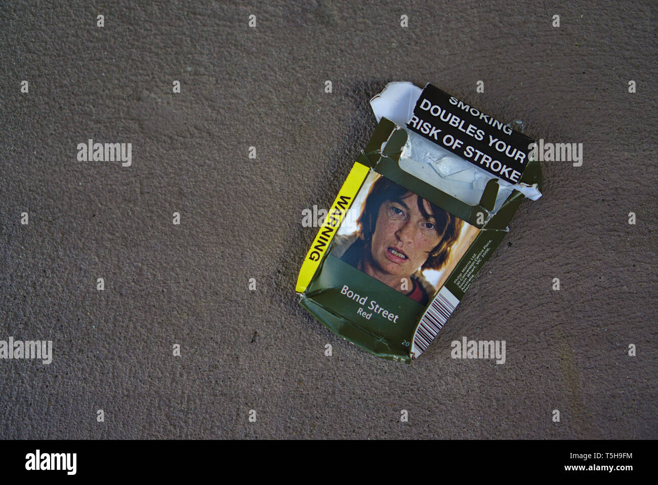 Cigarette pack australia hi-res stock photography and images - Alamy