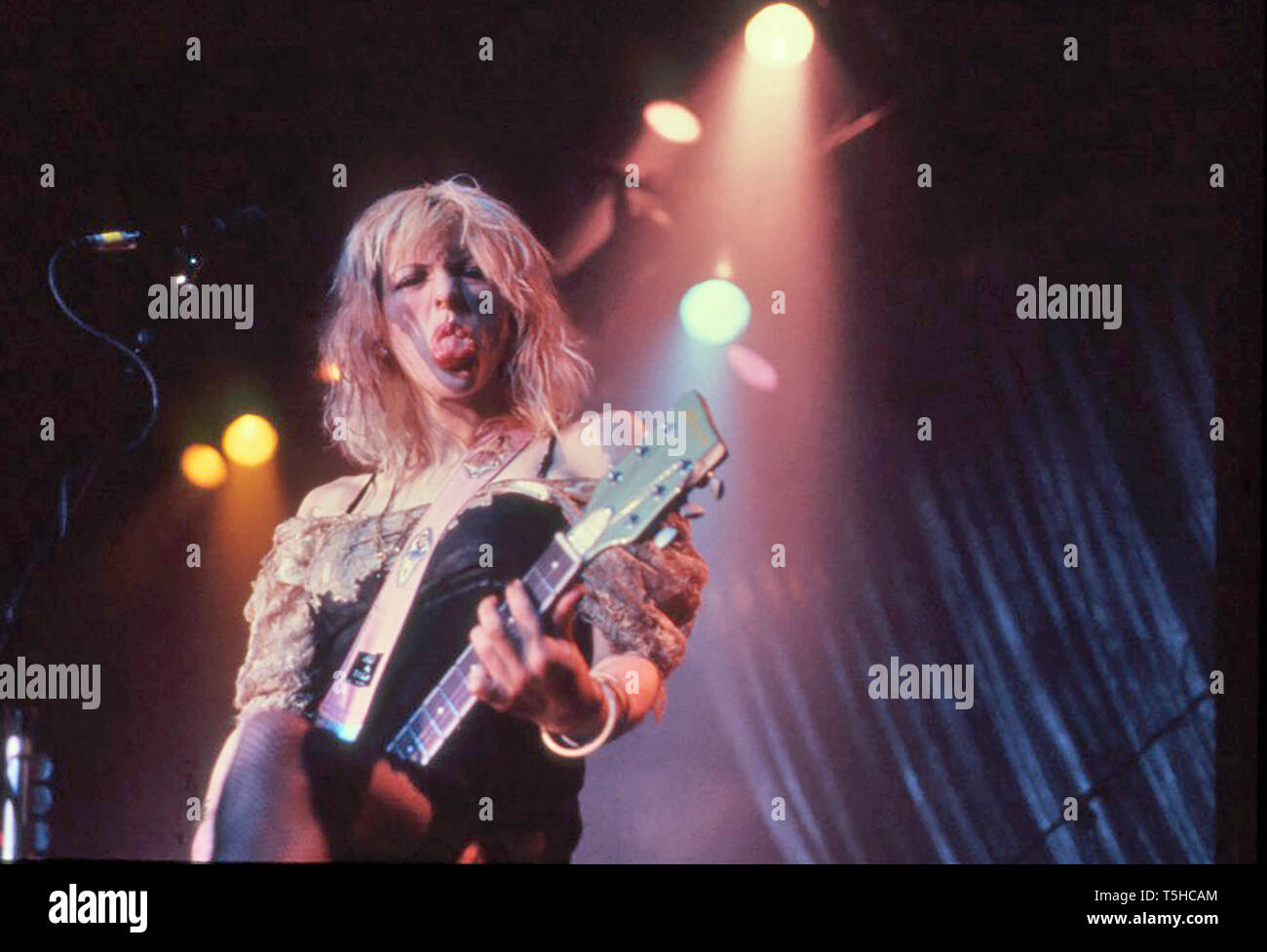 Courtney Love 1998 High Resolution Stock Photography and Images - Alamy