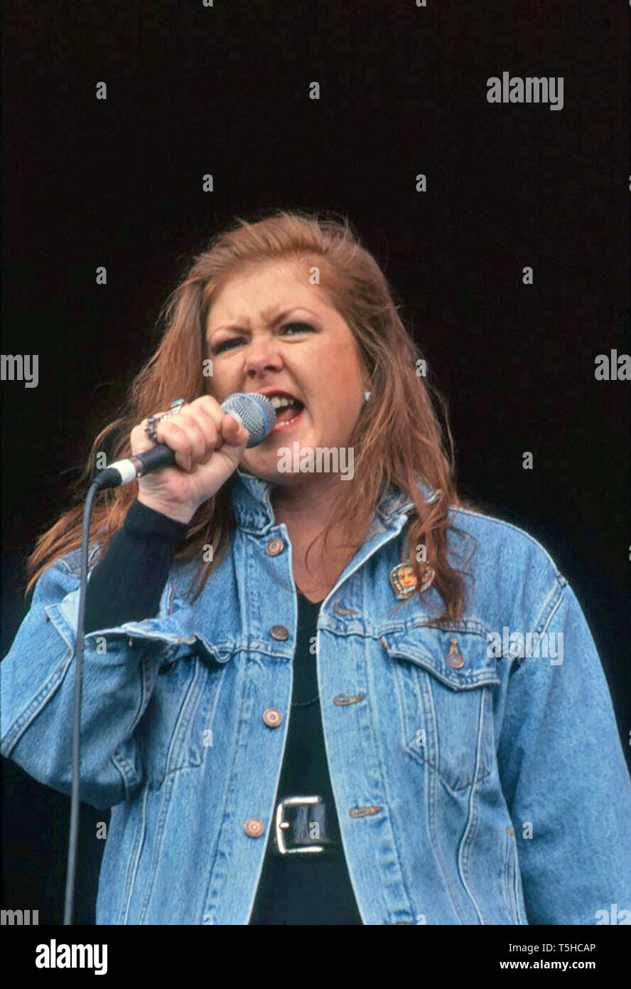 KIRSTY MacCOLL (1959-2000) English singer and songwriter about 1989 ...