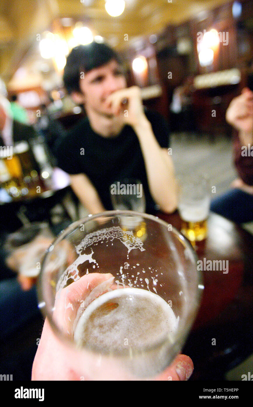 Larger table time hi-res stock photography and images - Alamy