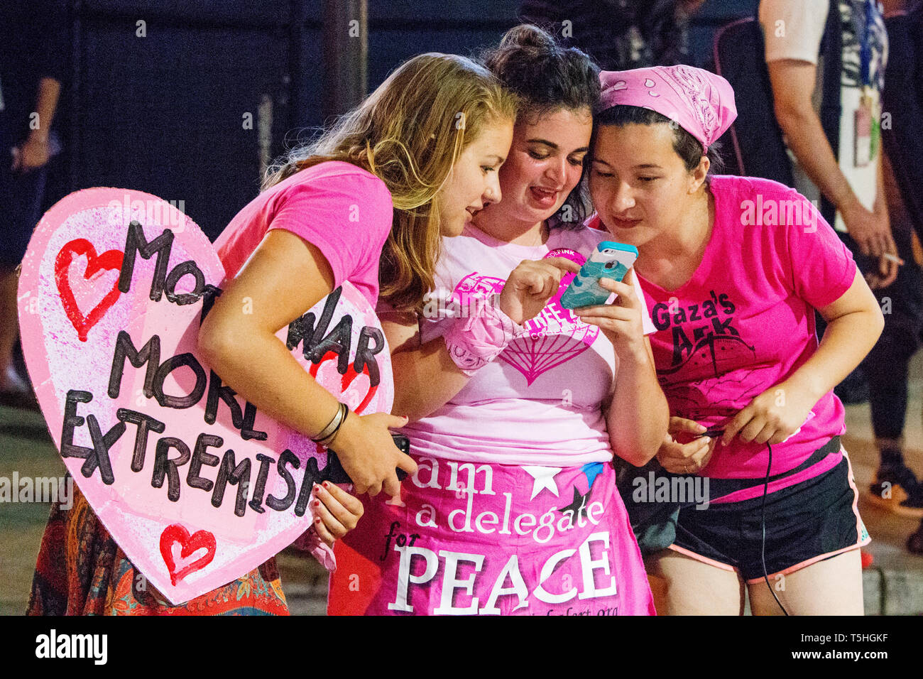 Free hugs campaign hi-res stock photography and images - Alamy