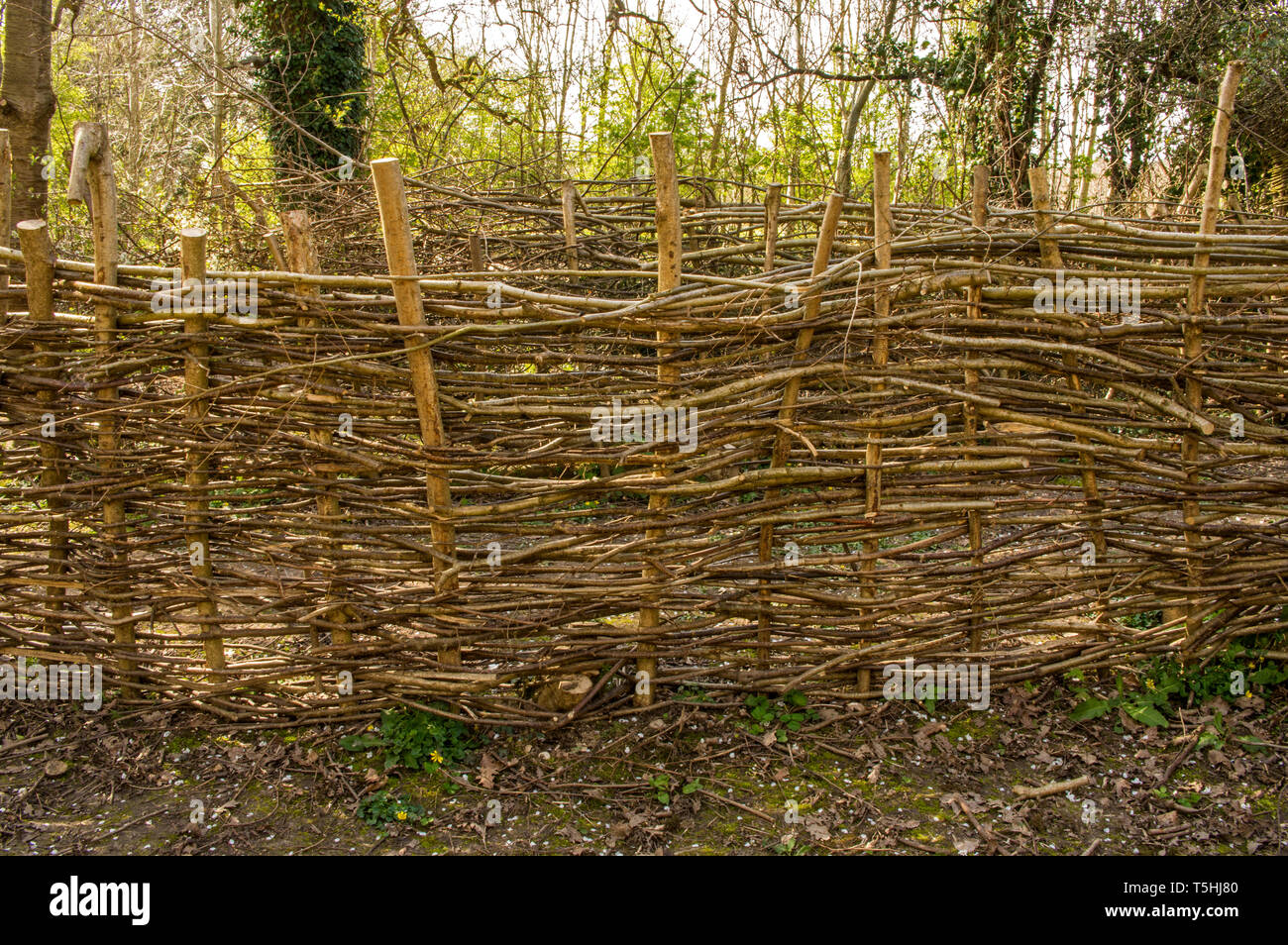 Traditional wattle hurdle hi-res stock photography and images - Alamy