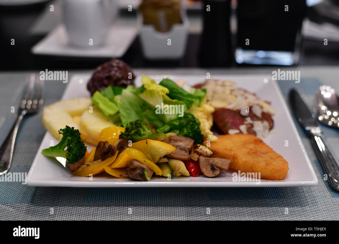 All inclusive meals hi-res stock photography and images - Alamy