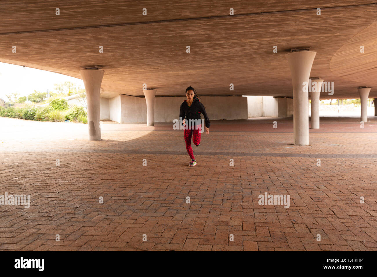 Running under bridge hi-res stock photography and images - Alamy