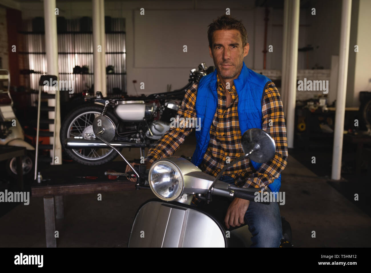 Scooty bike hi-res stock photography and images - Alamy