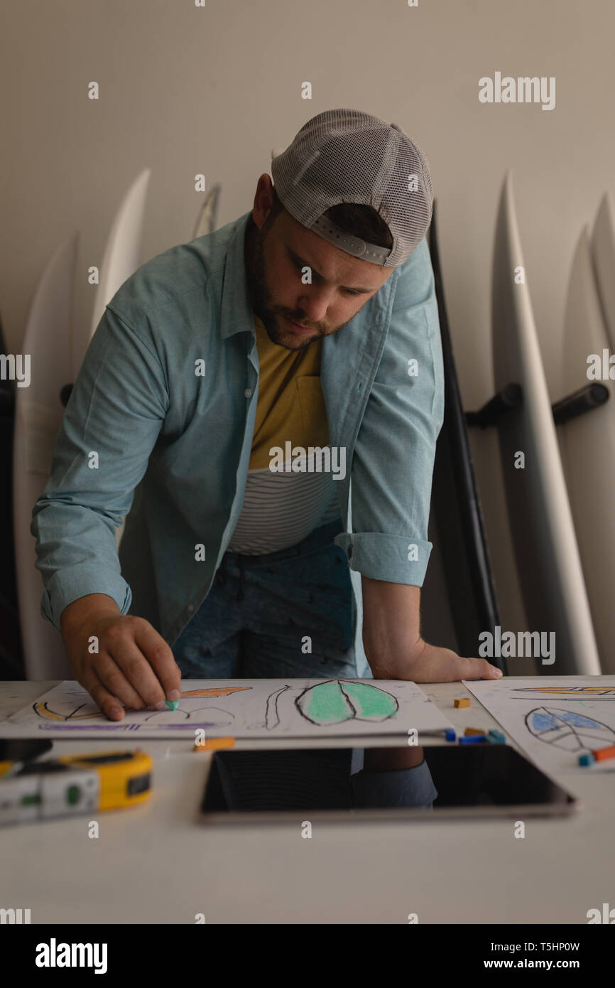 Man making sketch hi-res stock photography and images - Alamy