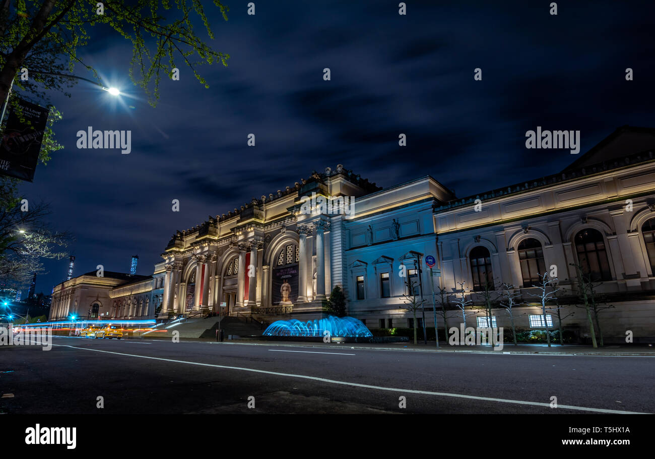 The Metropolitan Museum of Art at Night, New York, USA Stock Photo - Alamy