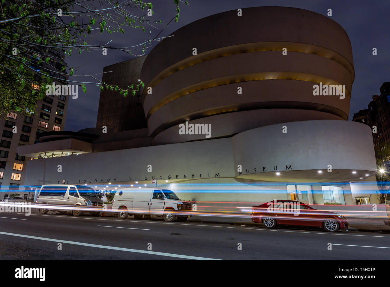 Exterior solomon guggenheim museum night hi-res stock photography and ...