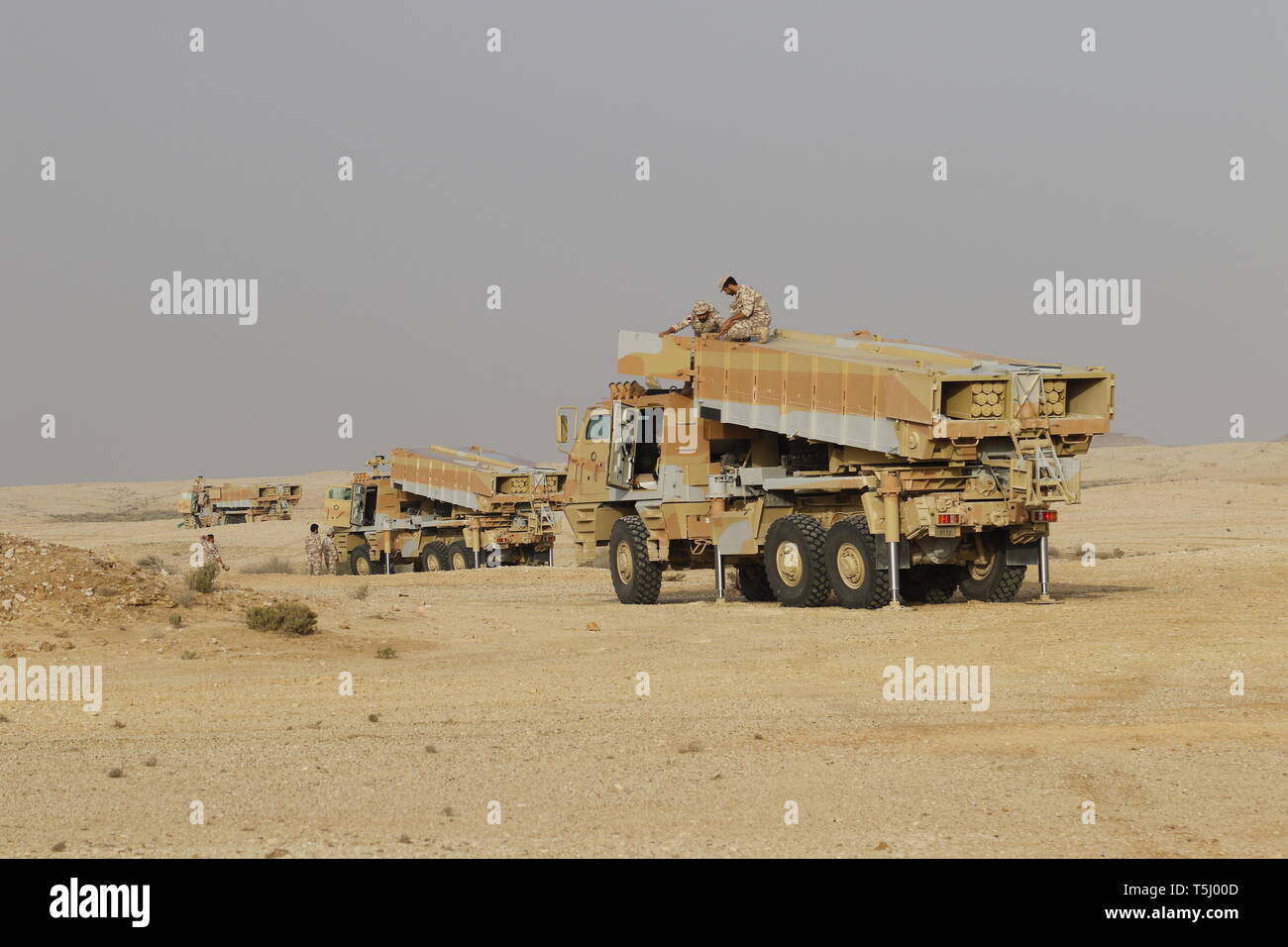 Qatar emiri land force hi-res stock photography and images - Alamy