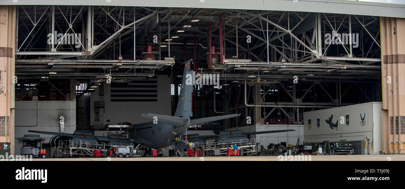 121st air refueling wing kc 135 hi-res stock photography and images - Alamy