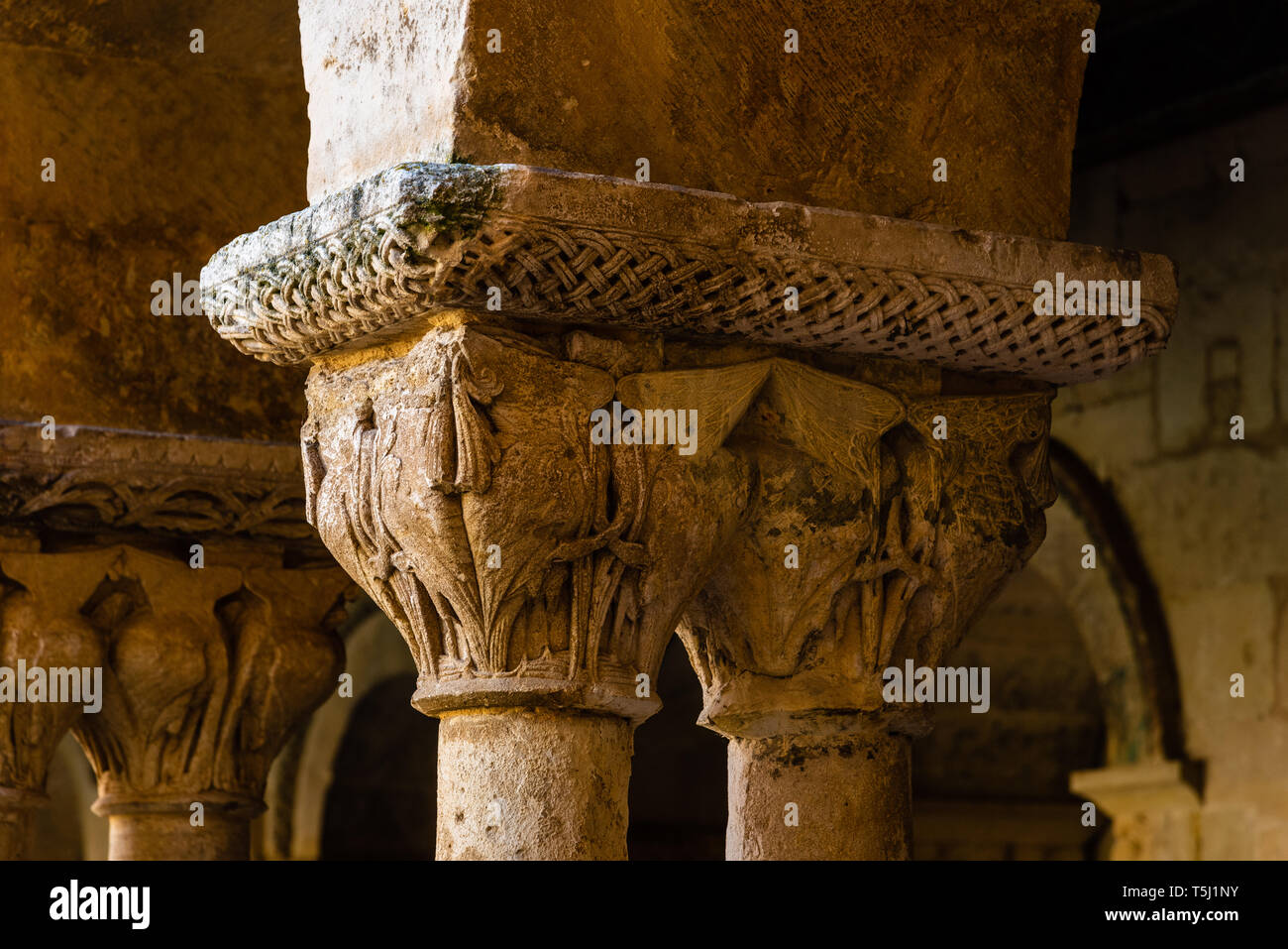 Romanesque columns and capital hi-res stock photography and images - Alamy