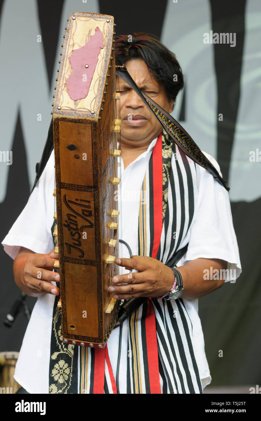 Valiha hi-res stock photography and images - Alamy