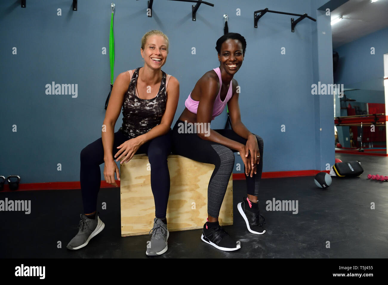 Sitting on a box hi-res stock photography and images - Alamy